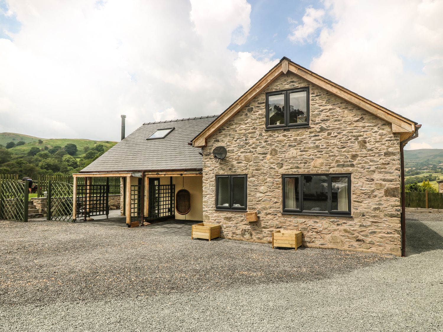 Y Stabl (The Stable, Llanrhaeadr-Ym-Mochnant | Holiday Cottage | Bird Spot