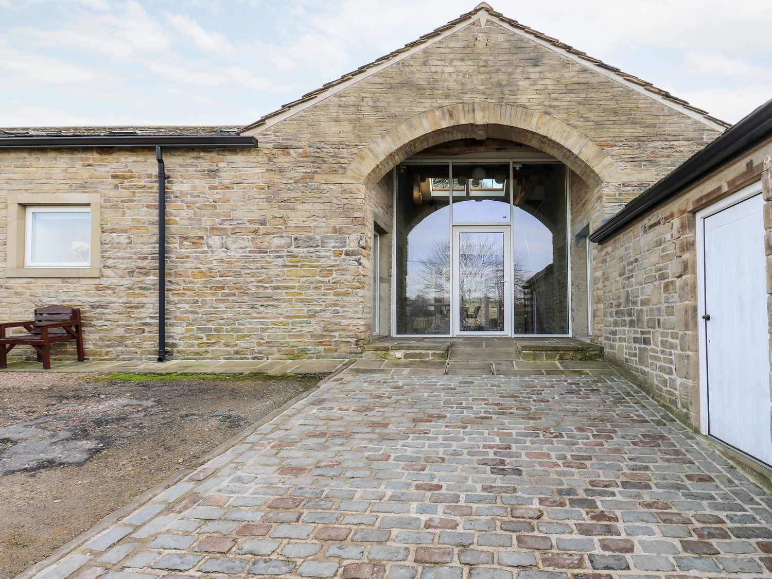 2 Barn Cottages, Norwood Green | Holiday Cottage | Bird Spot