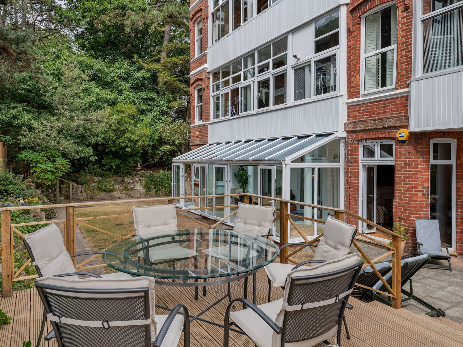Hoppapill House, Bournemouth | Holiday Cottage | Bird Spot