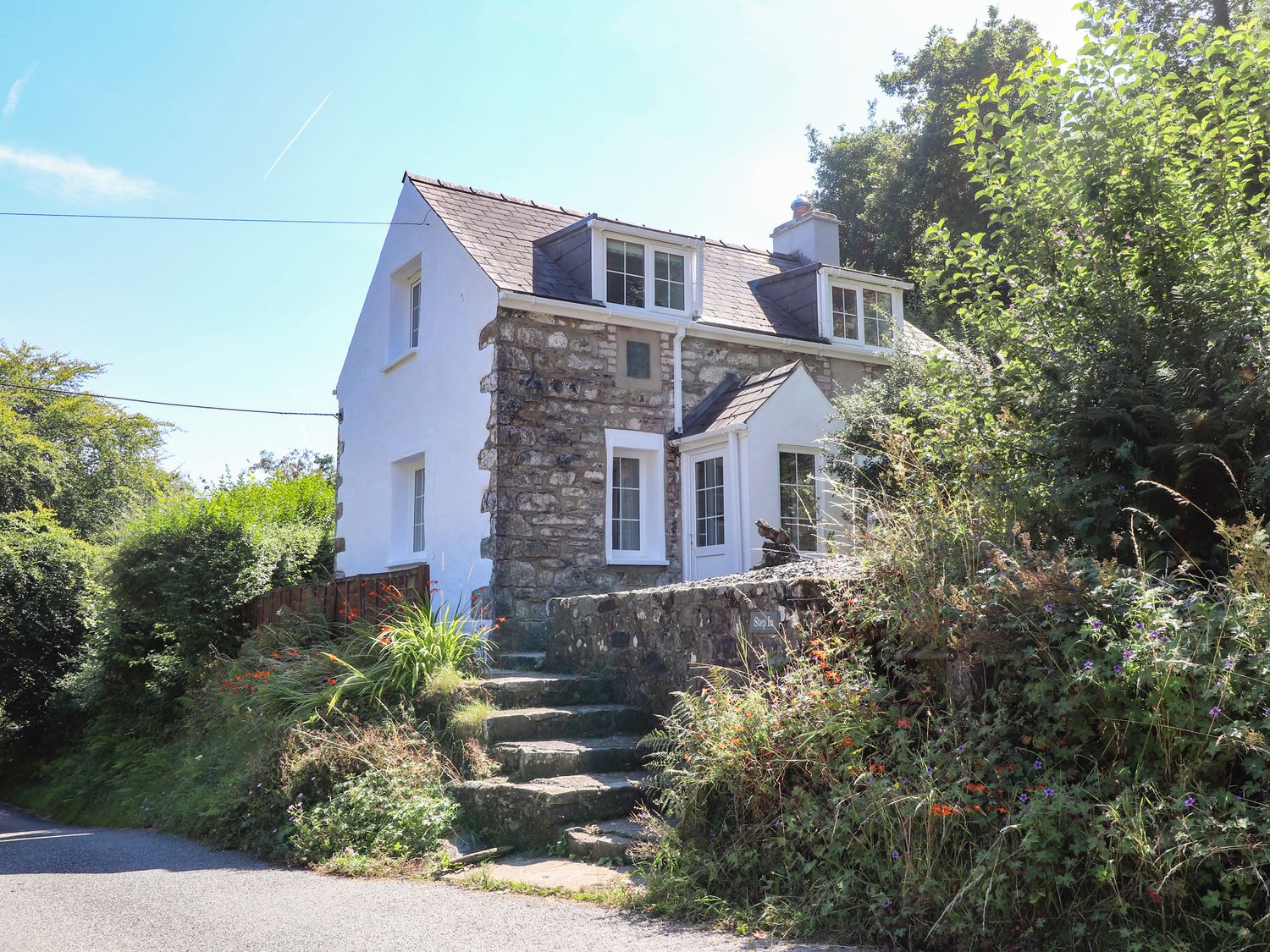 Step in, Fishguard | Holiday Cottage | Bird Spot