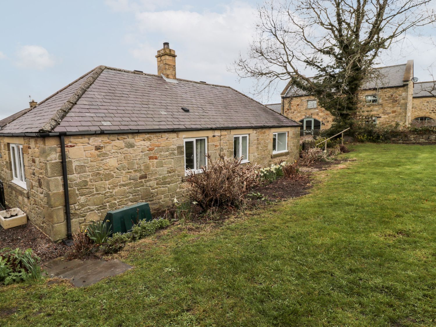 Stable Cottage, Belford | Holiday Cottage | Bird Spot