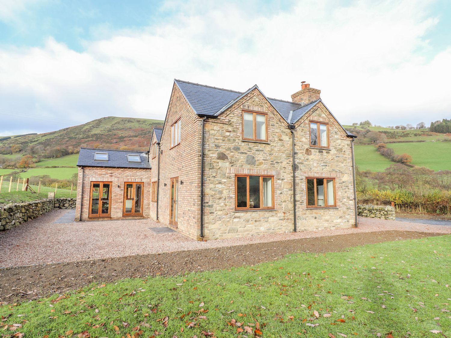 Cwmwr | Penybontfawr | Peniarth | Self Catering Holiday Cottage
