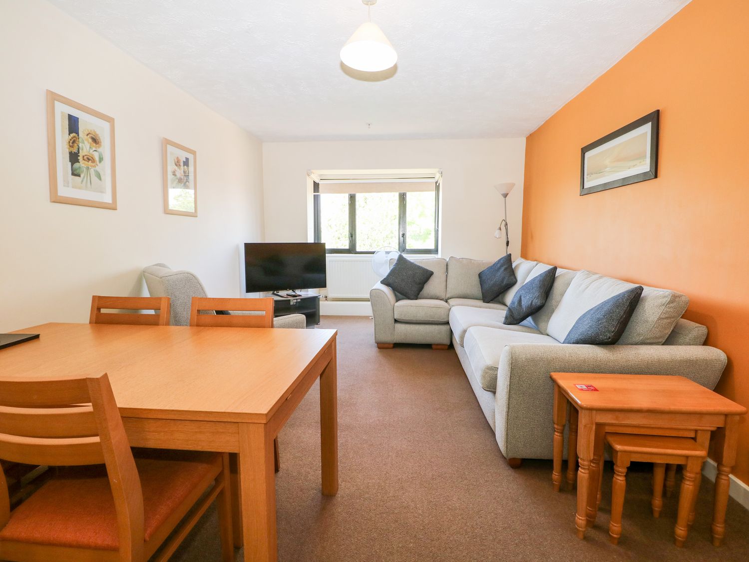 Flat 33 Marine Court Littlehampton South Of England Self Catering Holiday Cottage