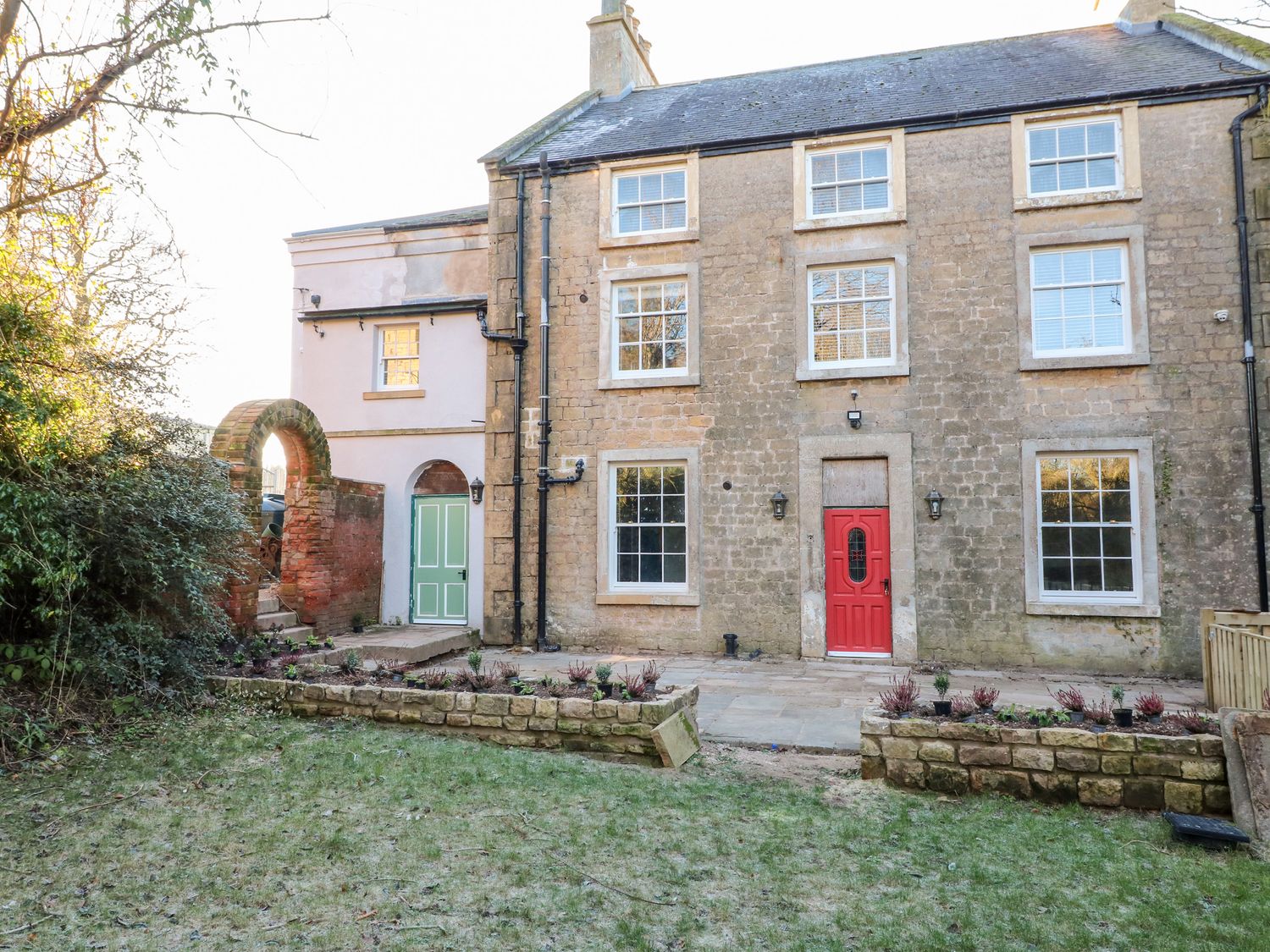 Mill Cottage, Edwinstowe | Holiday Cottage | Bird Spot