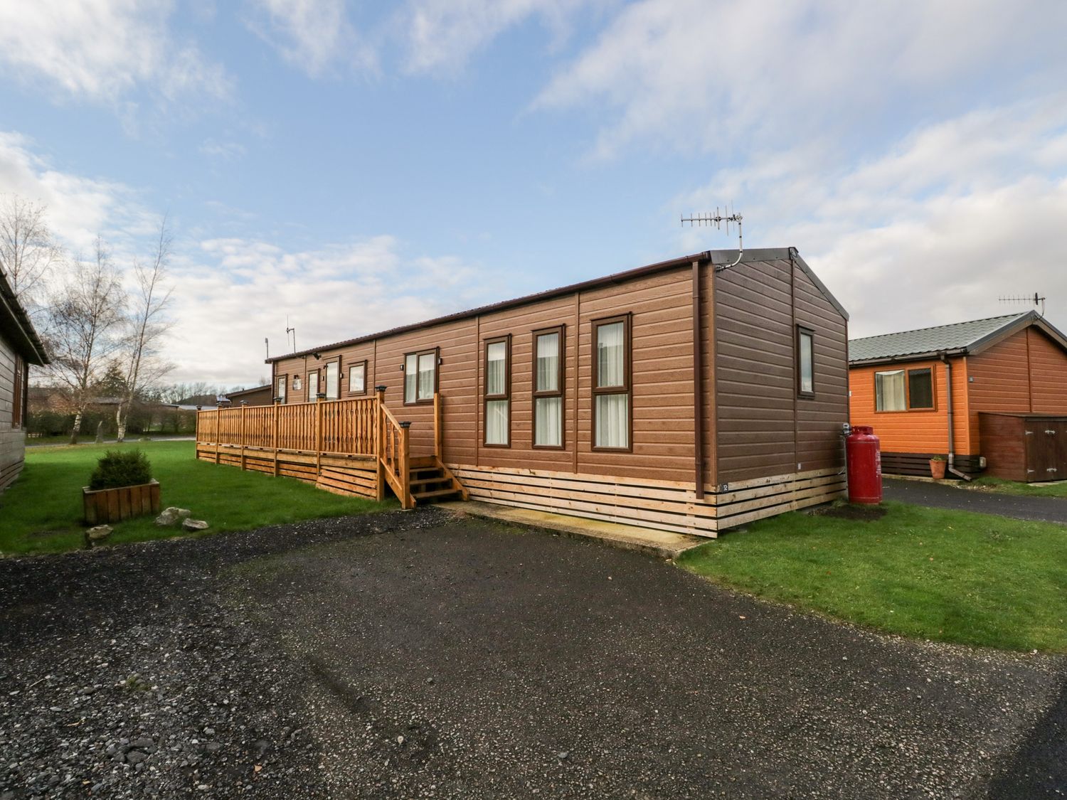 Hudson’s Hideaway, South Lakeland Leisure Village | Bird Spot