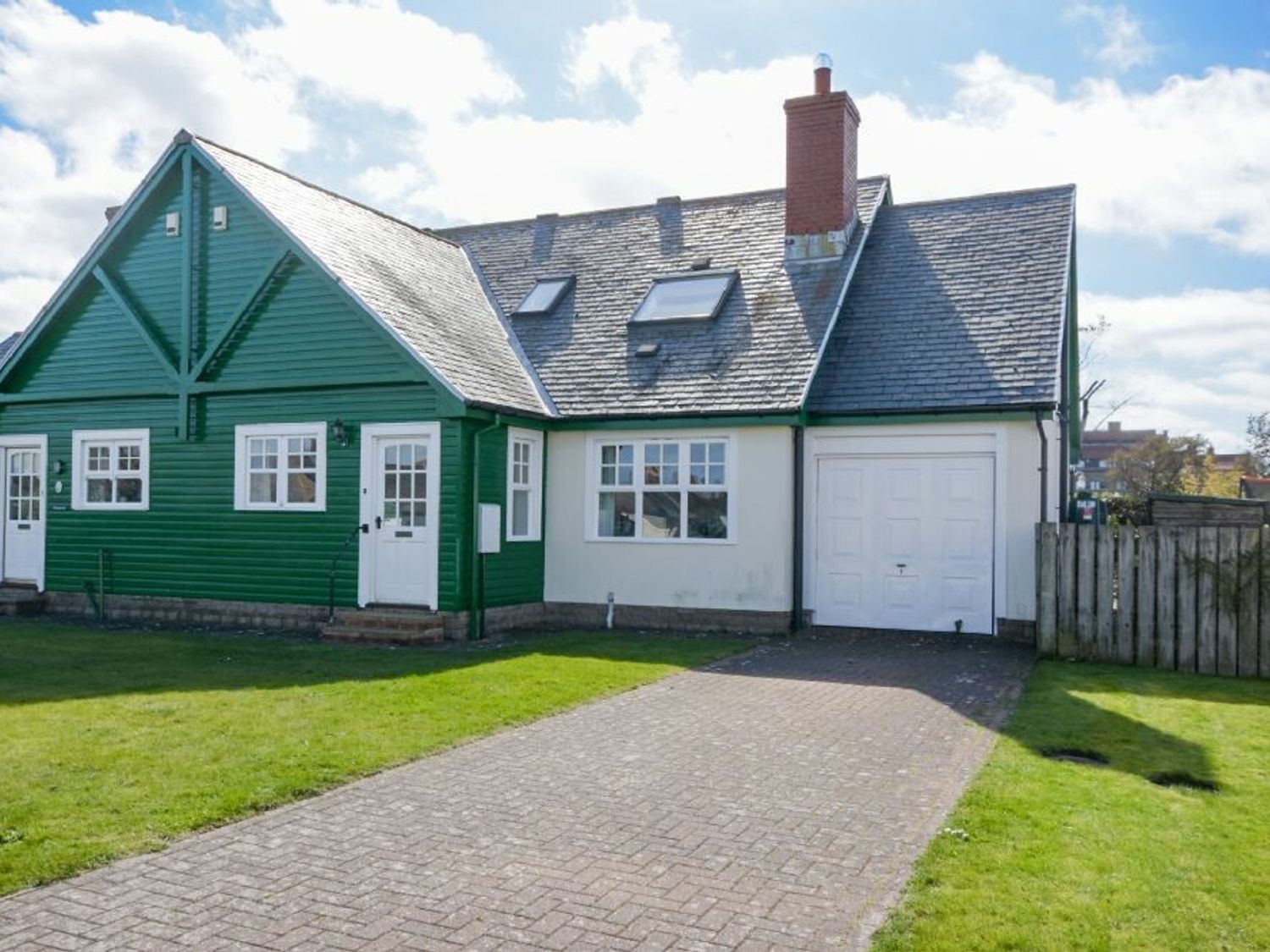 Armstrong Cottages No22, Bamburgh | Holiday Cottage | Bird Spot