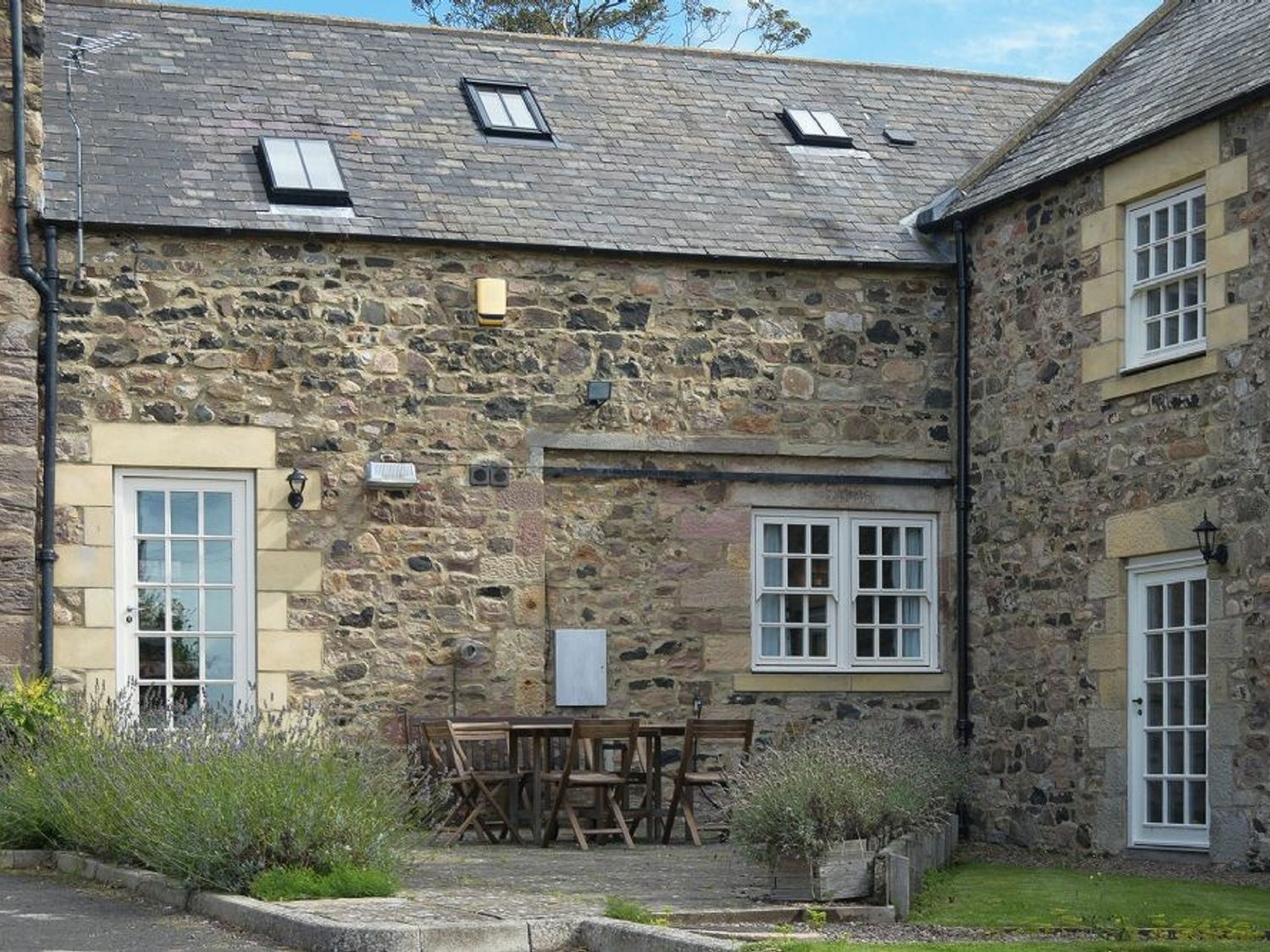 The Warren, Bamburgh | Holiday Cottage | Bird Spot