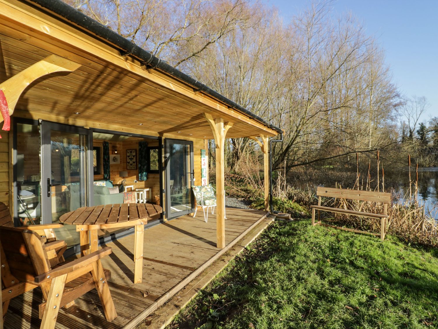 Kingfisher, Dunchurch | Holiday Cottage | Bird Spot
