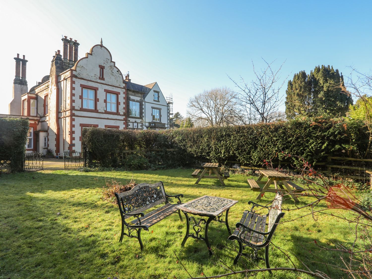 Llys y Graig, Pentraeth | Holiday Cottage | Bird Spot