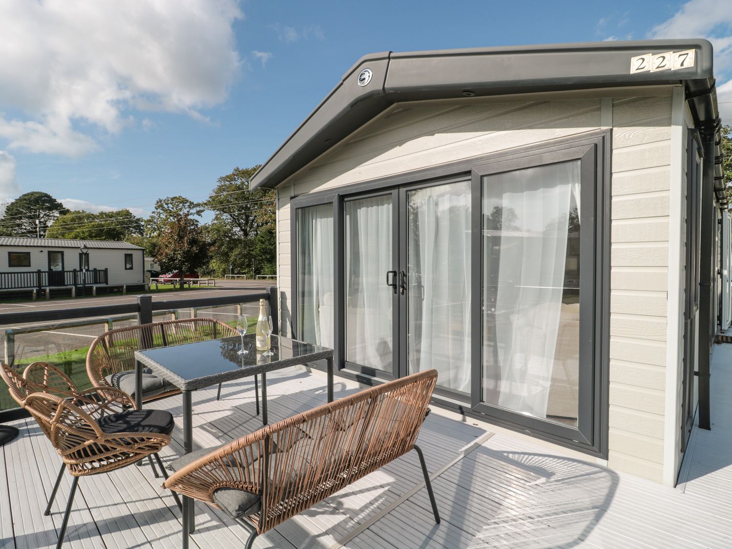 The Olive Lodge, 227 Sycamore, New Milton | Holiday Cottage | Bird Spot