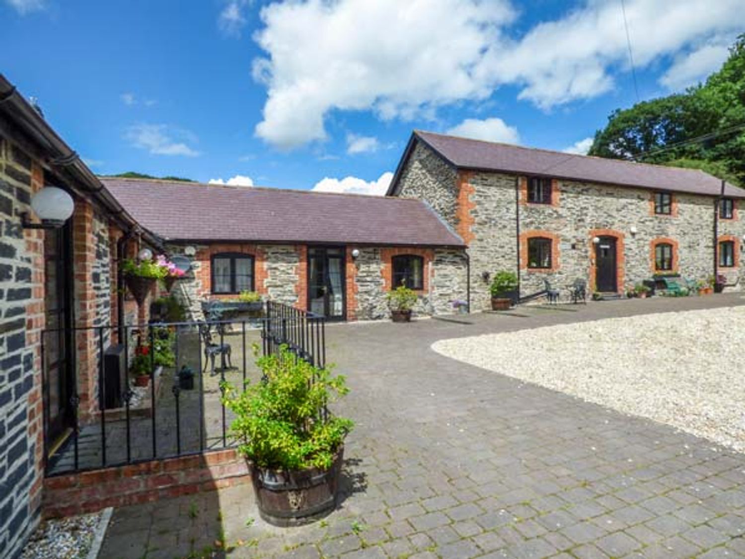 The Corn Store | Carrog | Self Catering Holiday Cottage