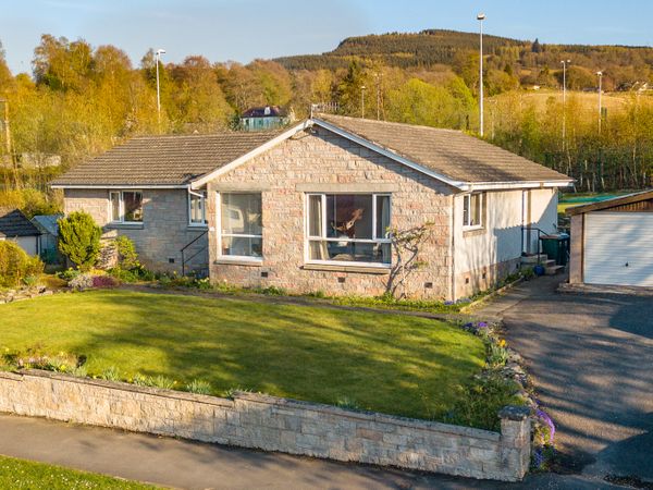 Cromallt | Aberfeldy | Croftness | Self Catering Holiday Cottage
