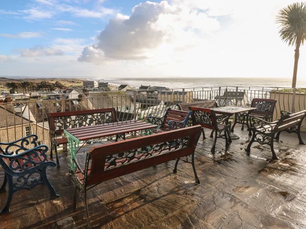 Clear View | Pendine | Gilman Point | Self Catering Holiday Cottage