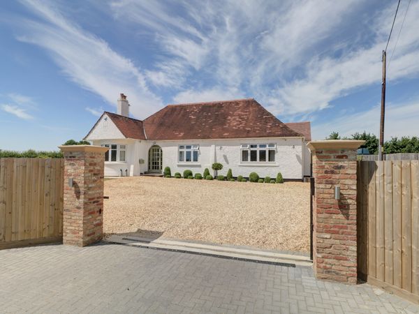 The Little Paddock | Malmesbury | Self Catering Holiday Cottage