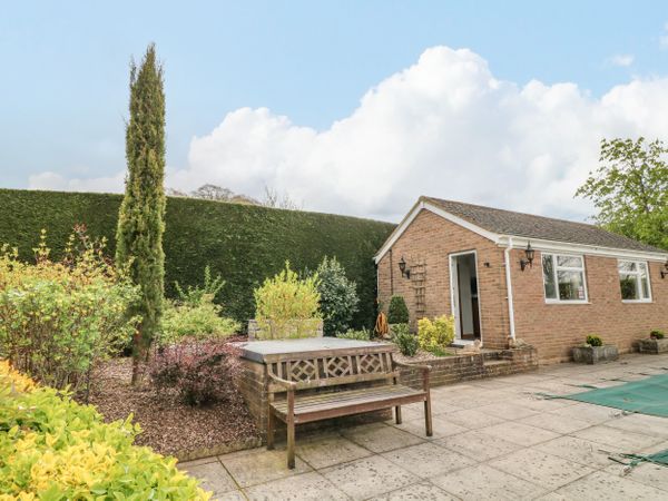 The Pool House | Crediton | Beare | Devon | Self Catering Holiday Cottage