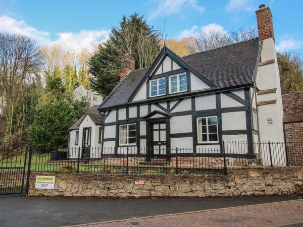 34 The Wharfage | Ironbridge | Benthall Edge Wood | Self Catering ...