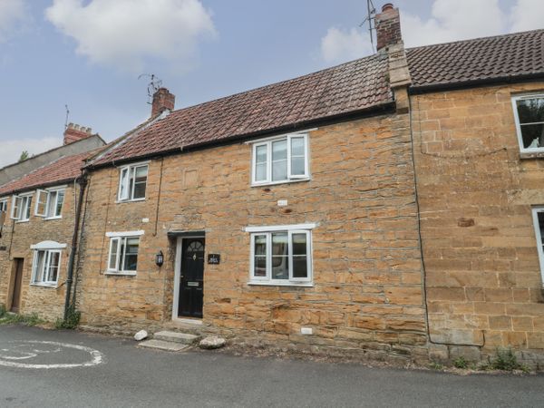 Holly Cottage | West Coker | Coker Hill | Dorset And Somerset | Self ...