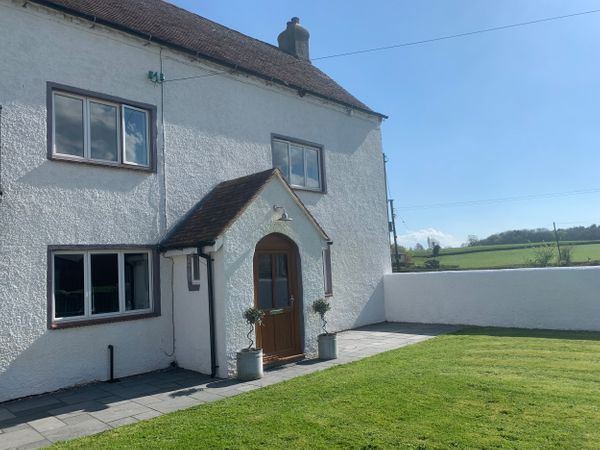 Ley Mill Farm | Huntley | Upper Ley | Self Catering Holiday Cottage