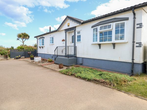Seaward | Trimingham | Little Marl Point | East Anglia | Self Catering ...