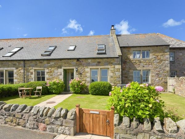 Ottoline Cottage | Embleton | Dunstan Steads | Northumbria | Self ...