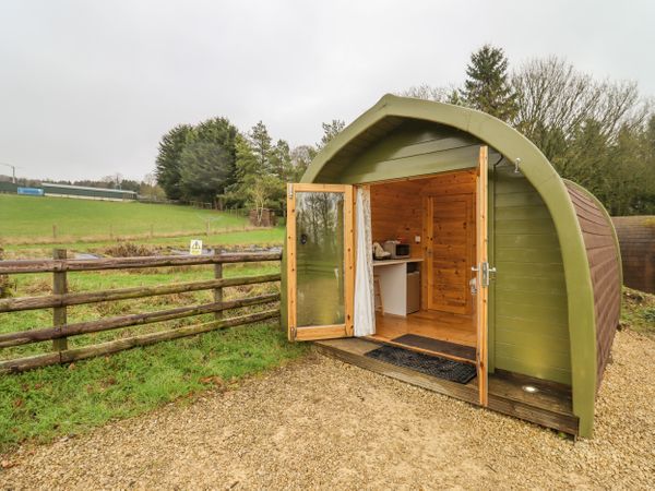 Chestnut 5 | Broadway | Broadway Tower Country Park | Self Catering ...