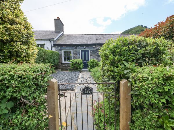 Milo's Cottage | Tywyn | Abergynolwyn | Self Catering Holiday Cottage