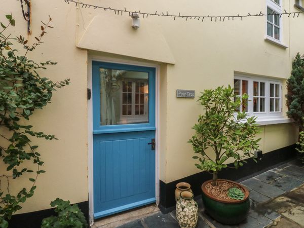 Pear Tree Cottage | Appledore | Self Catering Holiday Cottage