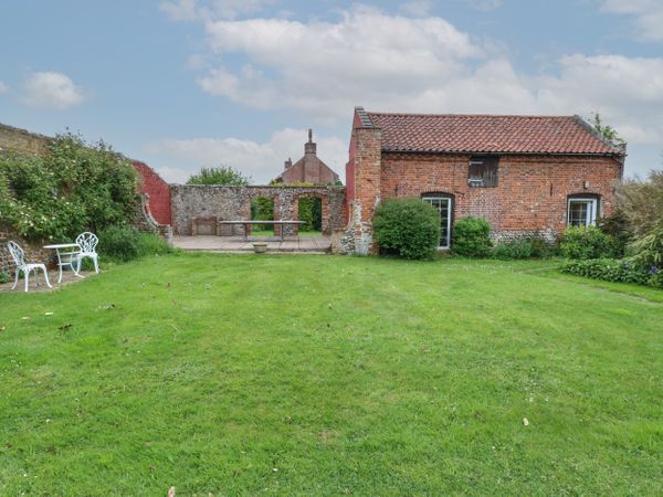 Pear Tree Barn | Stalham | Lessingham | East Anglia | Self Catering ...