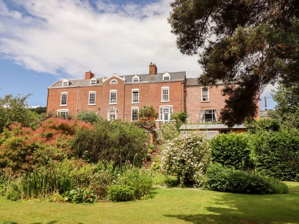 Rock House Apartment | Newtown | Gro Tump | Self Catering Holiday Cottage