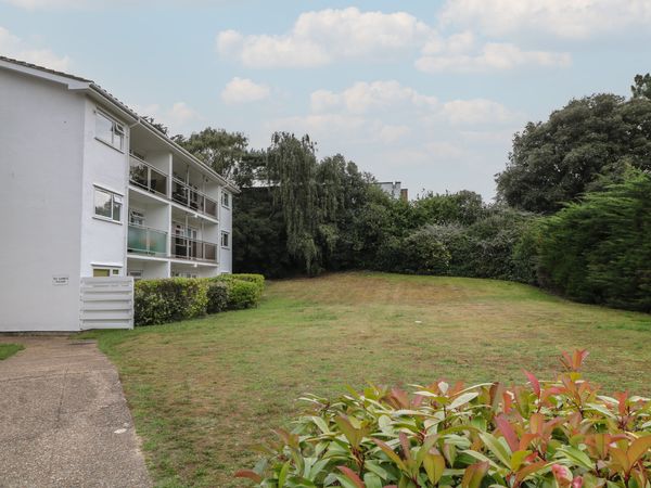 Flat 5 Fairwinds | Canford Cliffs | North Haven Point | Self Catering ...