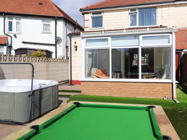 19 Slinger Road | Thornton-cleveleys | Cleveleys | Self Catering ...