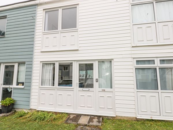 The Chalet | Lamphey | East Trewent | Self Catering Holiday Cottage