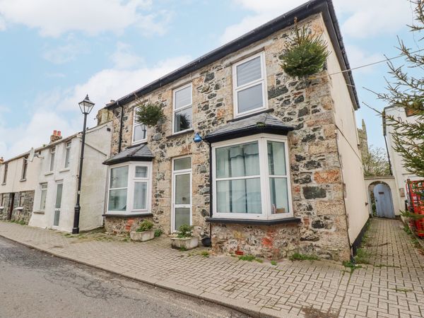 Savoy Bay | Mullion | Angrouse Fm | Self Catering Holiday Cottage