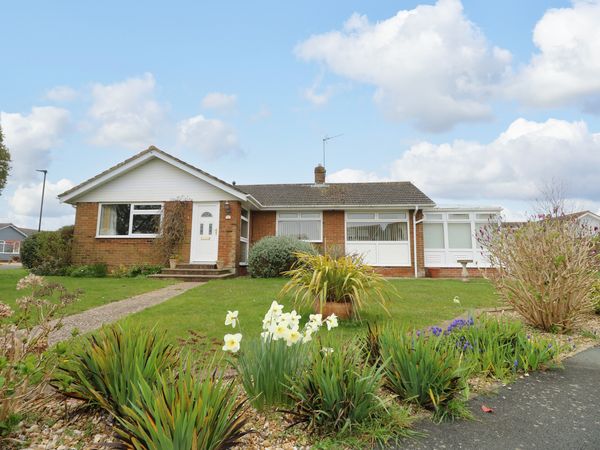 14 Orchard Road | Seaview | Nettlestone | Self Catering Holiday Cottage