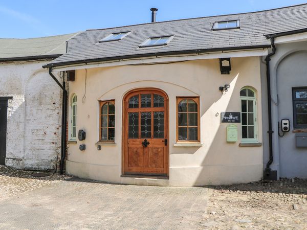 Middle Tower | Reigate | Buckland | Self Catering Holiday Cottage