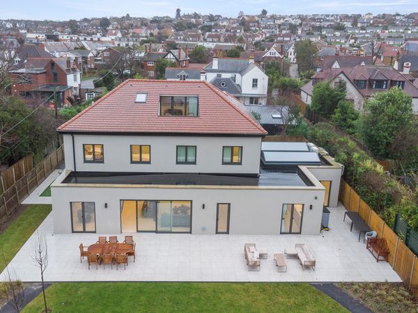 Joy Lane Mansion | Whitstable | Duncan Down | Self Catering Holiday Cottage