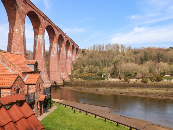 No.15 Riverside Walk (mallard) | Whitby | Self Catering Holiday Cottage