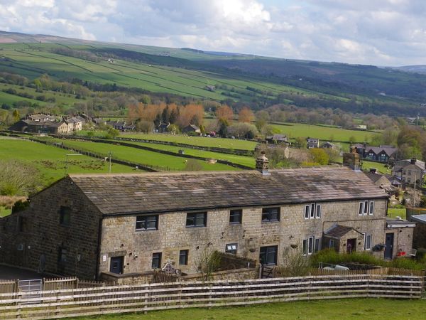 Shay Bank Cottage | Cowling | Ickornshaw | Self Catering Holiday Cottage