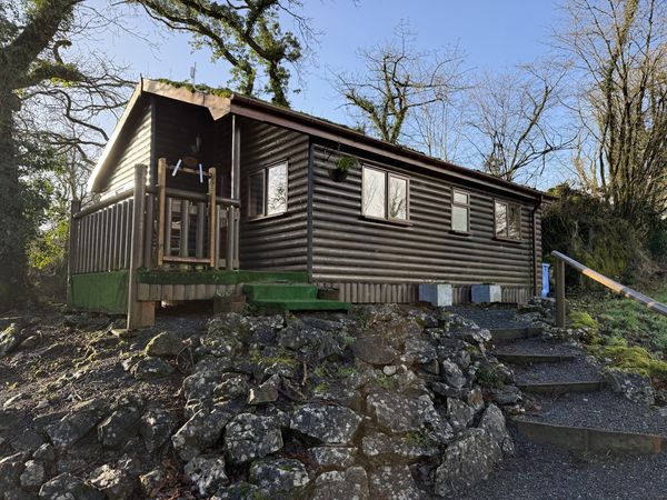 Oak Lodge | Porthyrhyd | Mynydd Cerrig | Self Catering Holiday Cottage