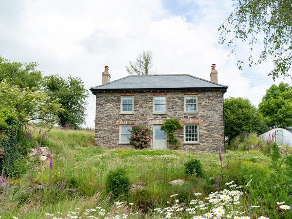 Treovis Farm | Kelly Bray | Broadgate | Self Catering Holiday Cottage