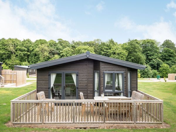 Brayford Lodge (pet) | Louth | Kenwick Hall | Self Catering Holiday Cottage