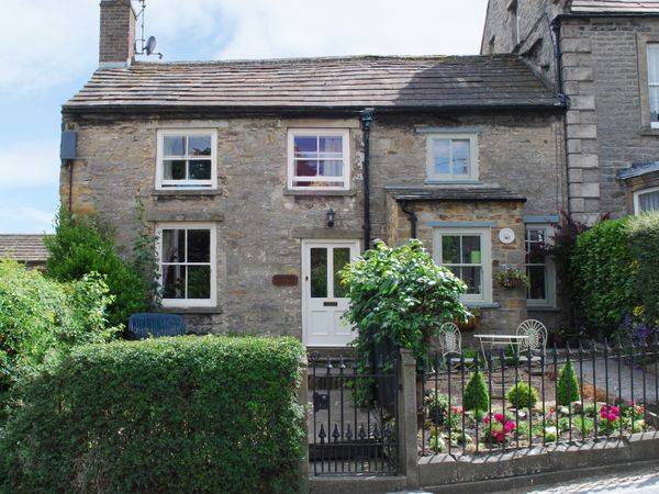 Cartmel Cottage | Middleham | Yorkshire Dales | Self Catering Holiday ...