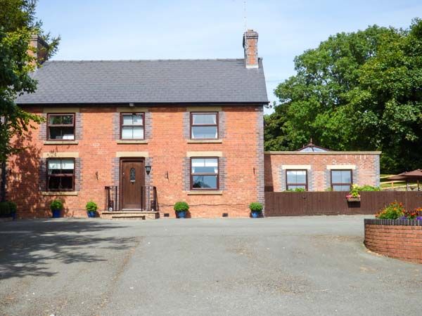 Ty Newydd | Llangadfan | Dolanog | Self Catering Holiday Cottage