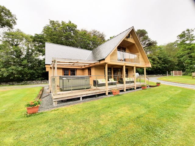 Log Cabins in Snowdonia | Rent Holiday Lodges in Snowdonia | Sykes